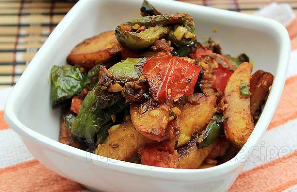 Aloo Shimla Mirch Recipe / Potato Capsicum Recipe Aloo Shimla Mirch Recipe / Potato Capsicum Recipe